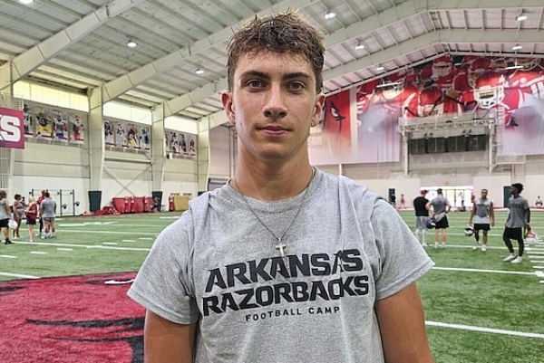 WholeHogSports - White hopes to carry on family tradition at Arkansas
