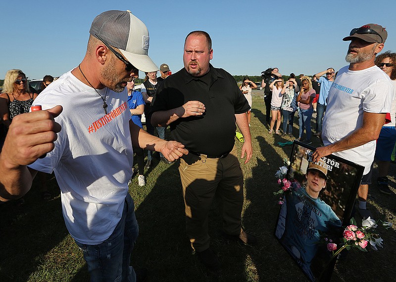 Lonoke County deputy kills teenage driver at traffic stop | Northwest ...