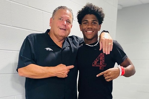 Get to know: 2023 DB target Naeten Mitchell | Whole Hog Sports