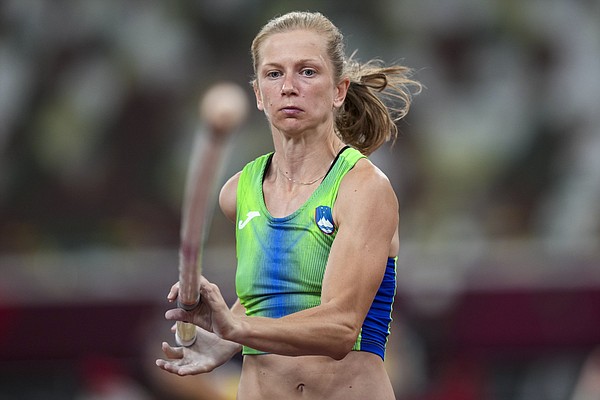 Ex-Hog Sutej ties for fifth in pole vault