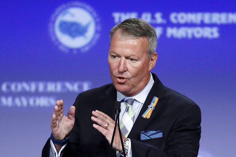 Florida mayor urges water limits because of covid-19 surge