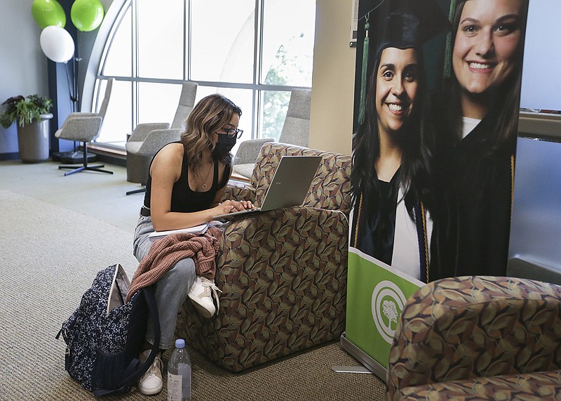 PHOTOS: NWACC back in session | Northwest Arkansas Democrat-Gazette