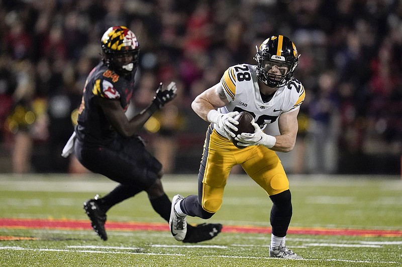 Hawkeyes force 7 turnovers in rout | The Arkansas Democrat-Gazette ...