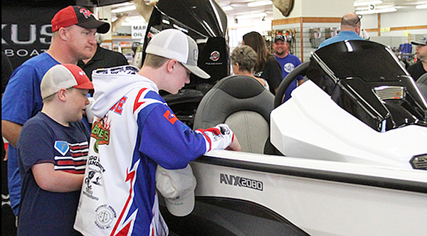 Boat firm to add 50 positions in Flippin