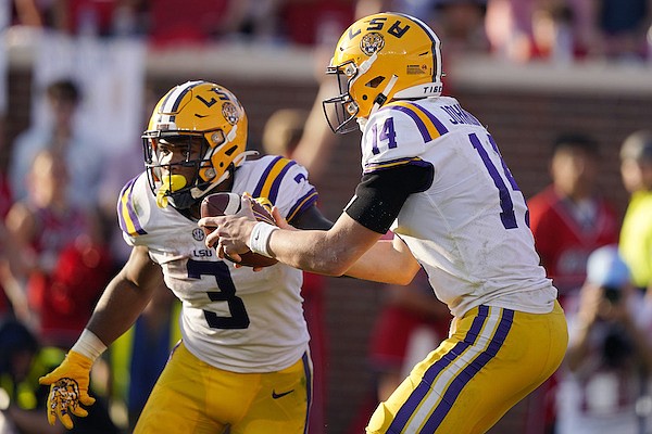 Razorbacks prepare for run game, 2 LSU QBs | Whole Hog Sports