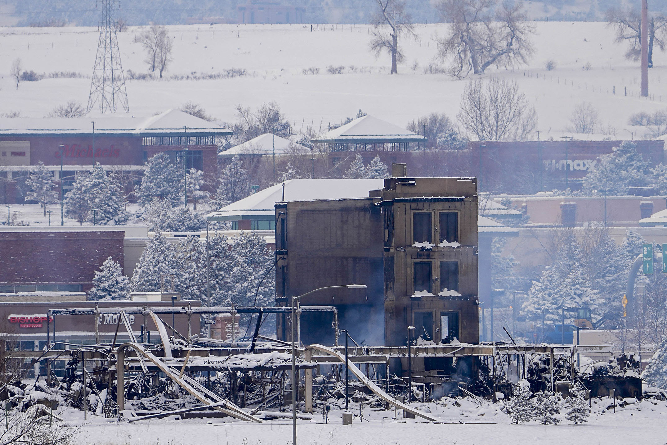 Suburban Colorado fire destroys 1,000 structures | The Arkansas ...