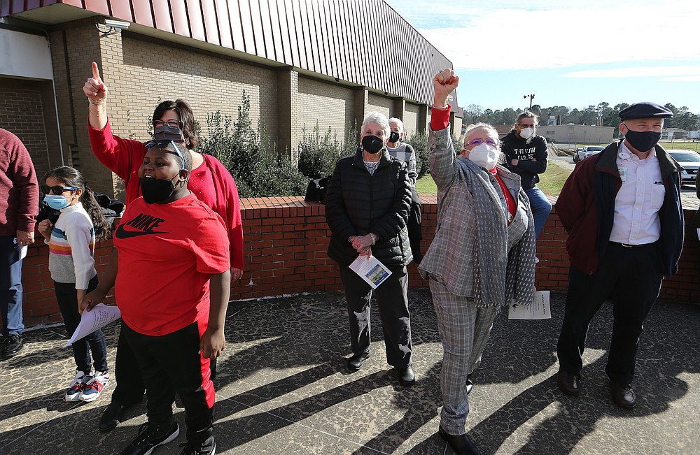 Alumni say goodbye to Little Rock's McClellan High; pupils look to ...