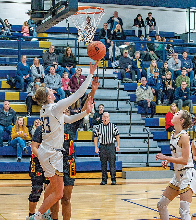 Helias girls hold off Lift for Life for 10th straight win | Jefferson ...