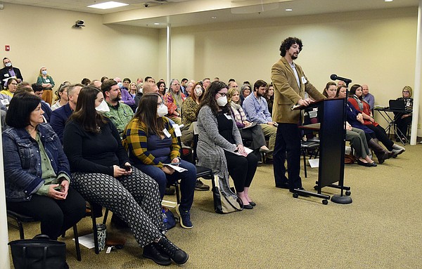 Parents, educators push back against 'Maus' ban Parents, educators push back against 'Maus' ban