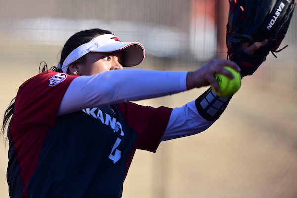 WholeHogSports - Razorbacks power past Wichita State