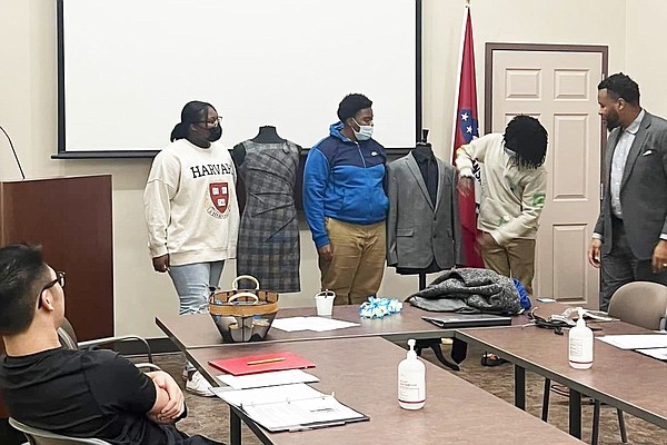 Class focuses on job interviews