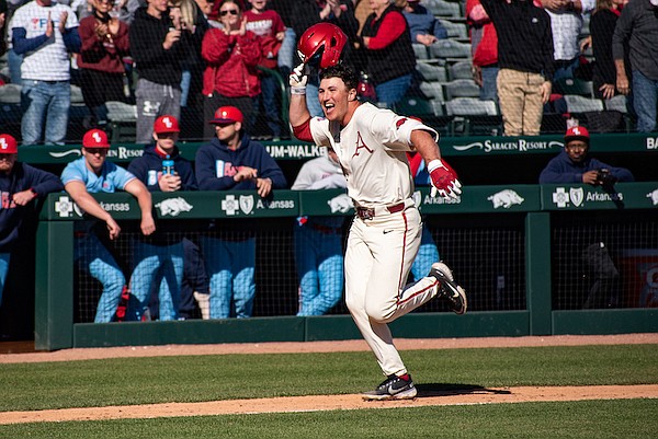 Lanzilli walks off UIC with home run in the 9th | Whole Hog Sports