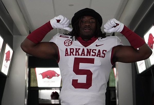Get to know: LB commitment Alex Sanford | Whole Hog Sports