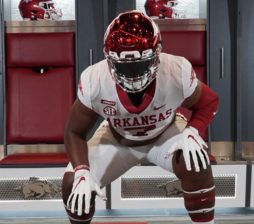 WholeHogSports - Arkansas atmosphere motivates 4-star O-lineman to plan ...