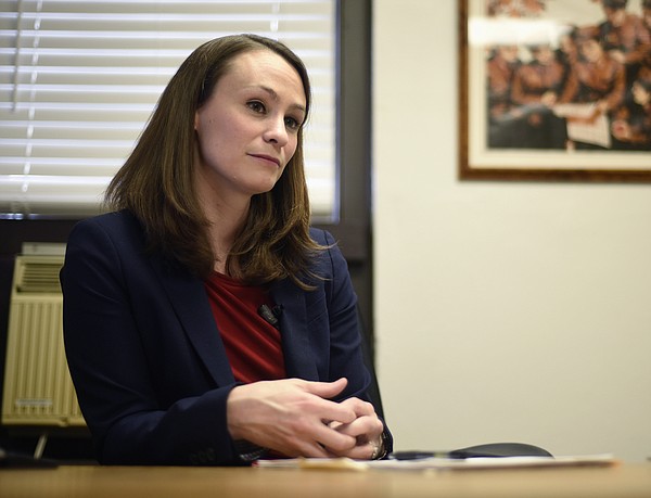 Sheena Greitens pans push for her emails by conservative news ...