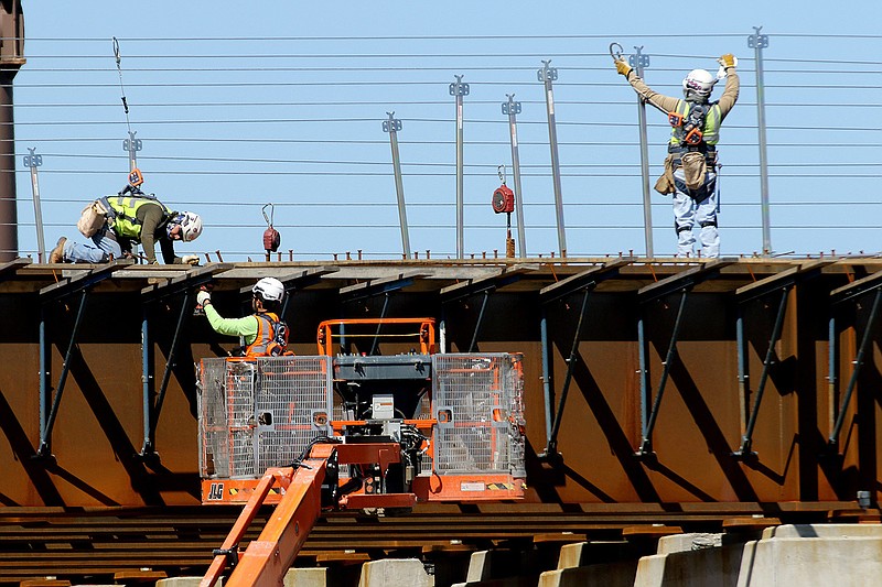 Federal judge rejects challenge to environmental review of $1B I-30 ...