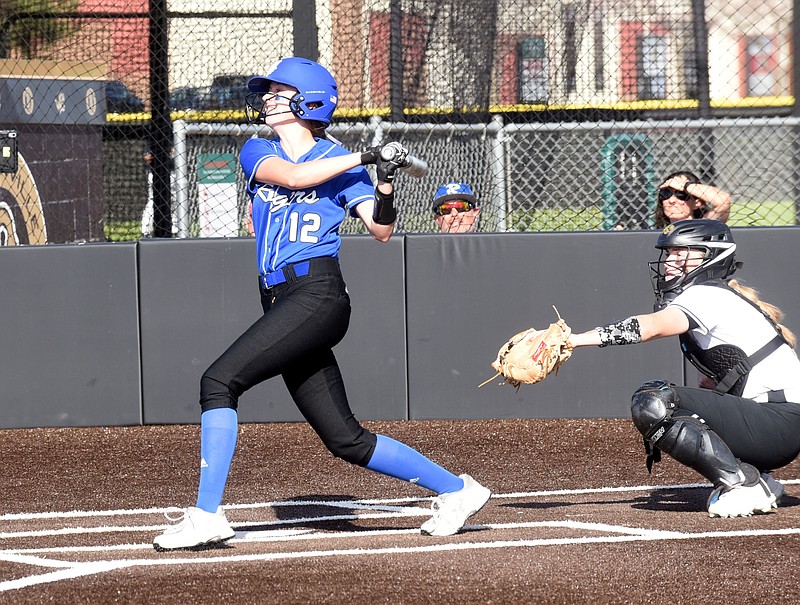 PREP SOFTBALL: Sanders fans 10 in Bentonville win over Rogers