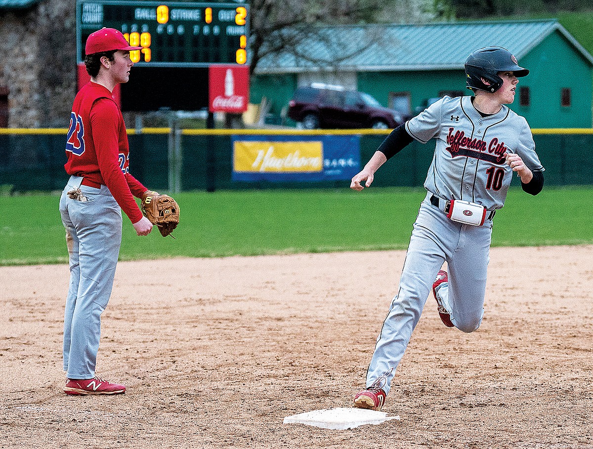 Jays open Classic with two victories | Jefferson City News Tribune