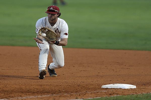 VIDEO: Sights and sounds from Razorback baseball walk-off win in NLR ...