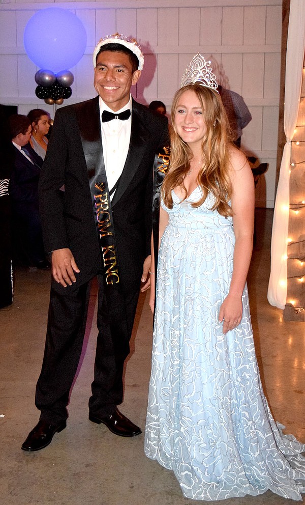 Decatur holds prom night under the stars | Westside Eagle Observer