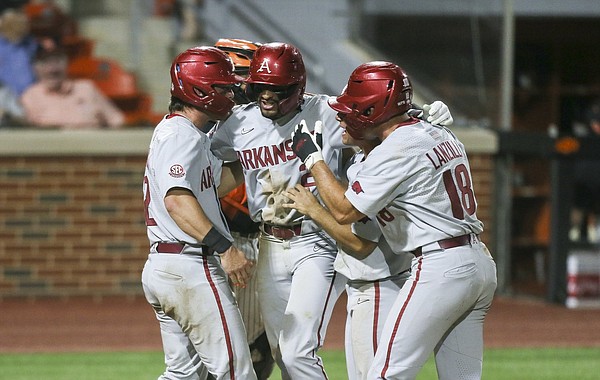 8 enough in 8th: Big inning, 7 home runs propel Razorbacks | The ...
