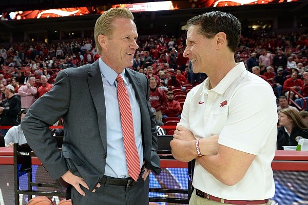 A helping hand: New role intriguing for Lee | Whole Hog Sports