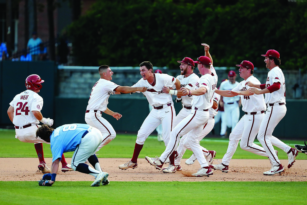 Razorbacks walk off through North Carolina | El Dorado News