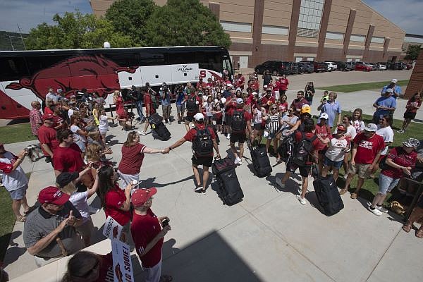 VIDEO: Razorback baseball send-off to College World Series | Whole Hog ...