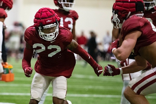 Freshman DB Brown aims high with his goals | Whole Hog Sports