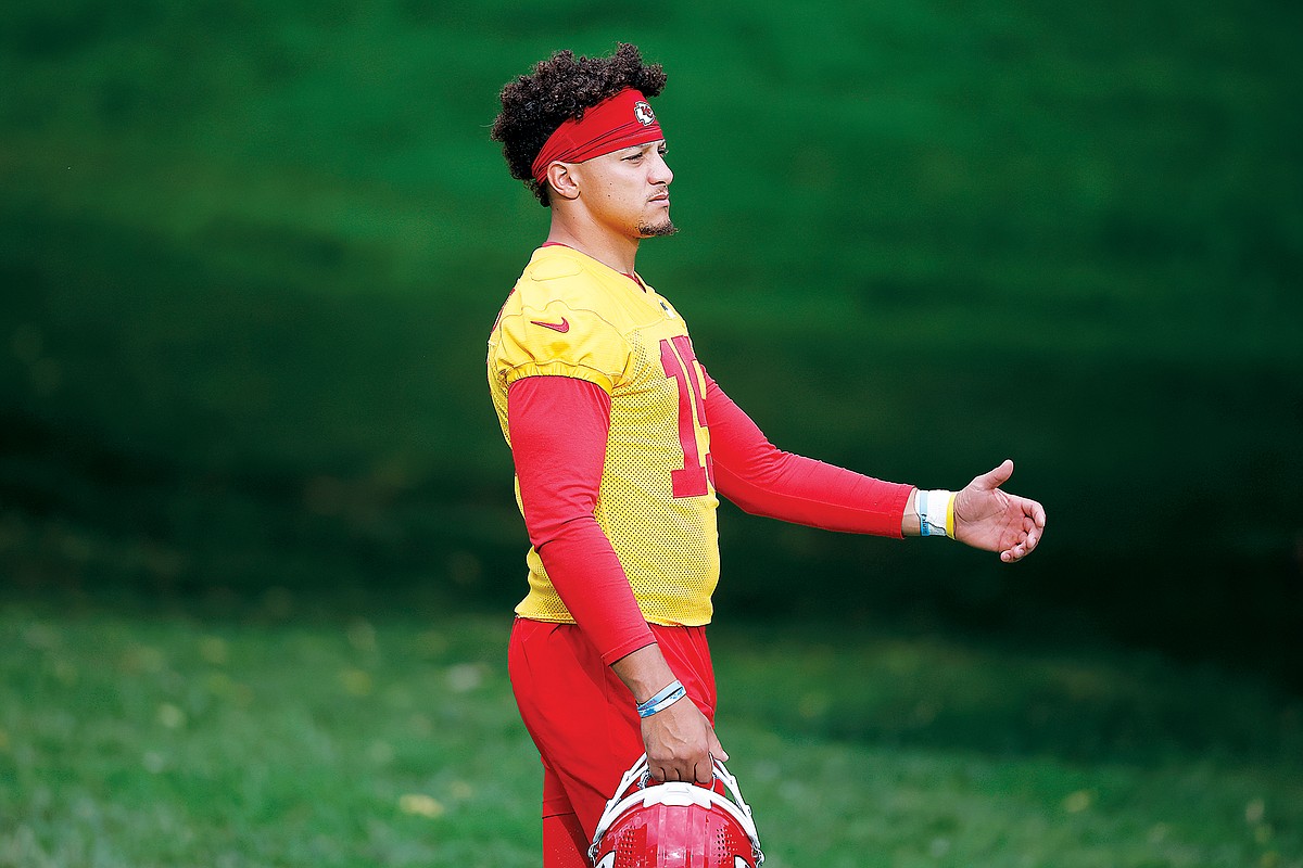 Mahomes fine with other QBs earning big(ger) bucks | Jefferson City ...