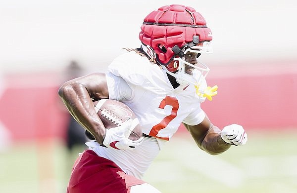 Razorback football report: Receivers impress again | Whole Hog Sports