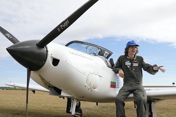 Teen pilot on track for solo global flight world record | Chattanooga ...