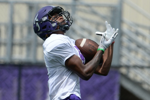 WholeHogSports - UNDER THE RADAR: Fayetteville’s Kaylon Morris