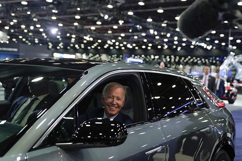 Biden tests EVs at Detroit show | The Arkansas Democrat-Gazette ...