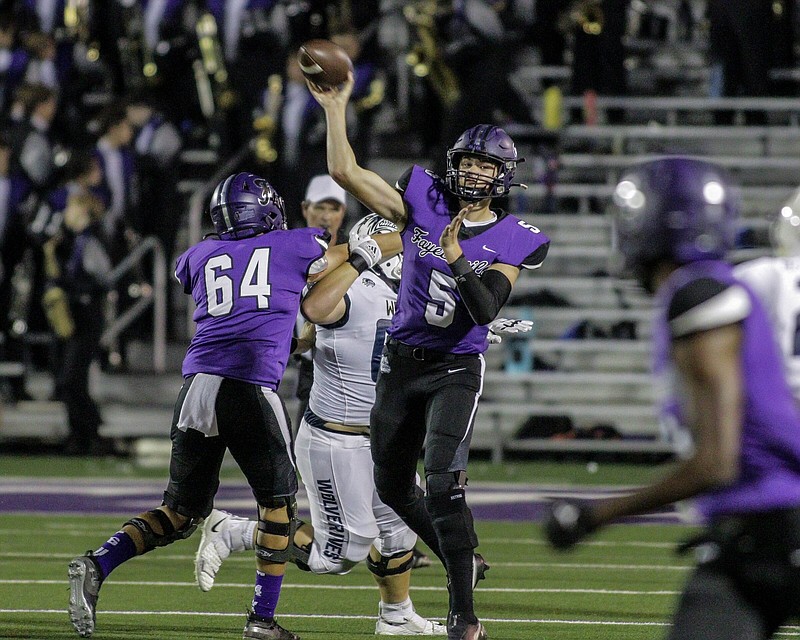 PREP FOOTBALL: Lindsey's 4 touchdown passes lift Bulldogs | Northwest ...