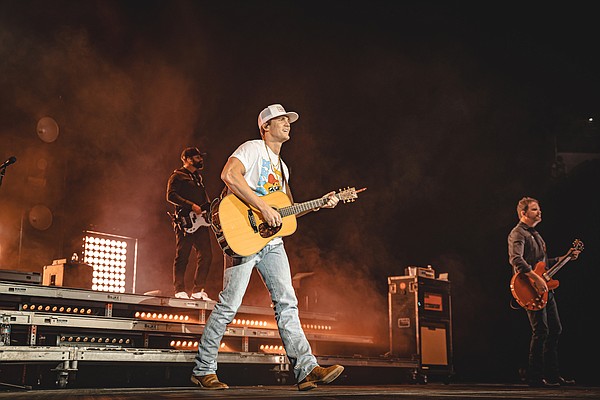 Country singer Parker McCollum to headline New Year’s Eve show in North ...