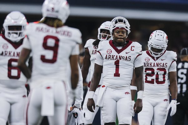 WholeHogSports - Razorback Report: Teammates supportive of QB