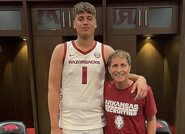 THE RECRUITING GUY Texas big man knows about Arkansas Northwest Arkansas Democrat Gazette