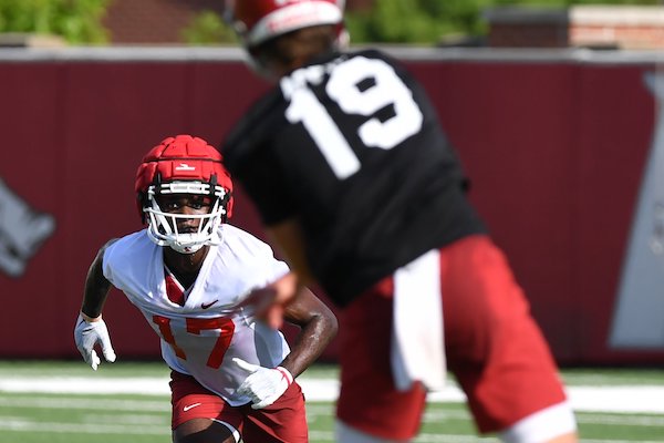 WholeHogSports - Razorback Report: Mbake gets secondary look