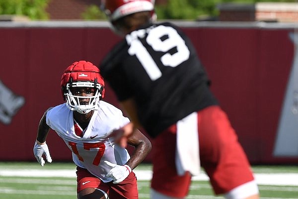 Razorback Report: Mbake gets secondary look | Whole Hog Sports