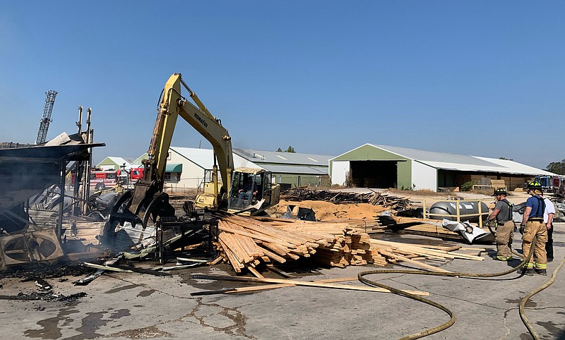 Fire destroys wood truss manufacturing building in Lincoln | Northwest ...