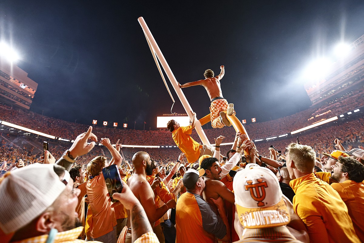 Orange crush: Vols beat Bama 52-49, pandemonium breaks out, both goal ...