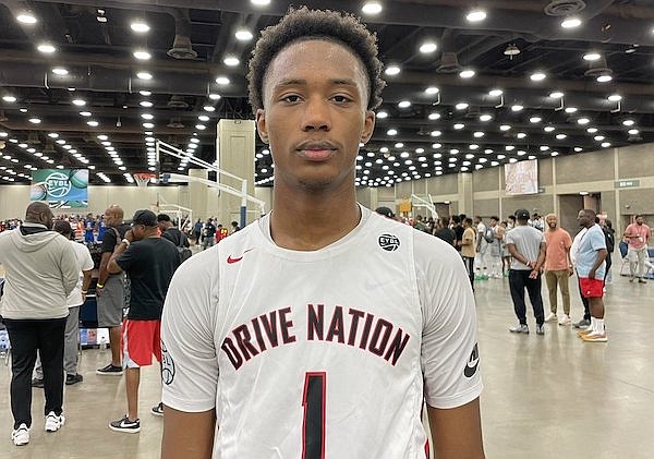 5-star Ron Holland back in Fayetteville | Whole Hog Sports