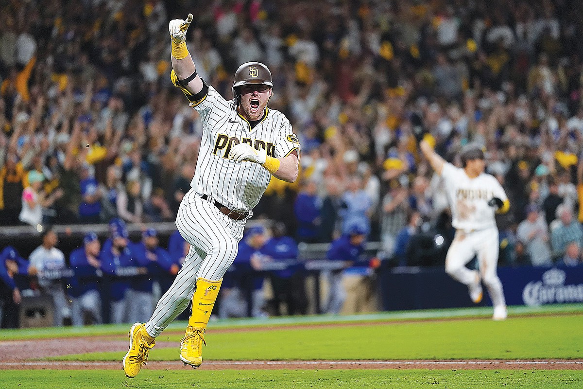 Cronenworth, Padres rally to stun Dodgers 5-3 to reach NLCS | Fulton Sun