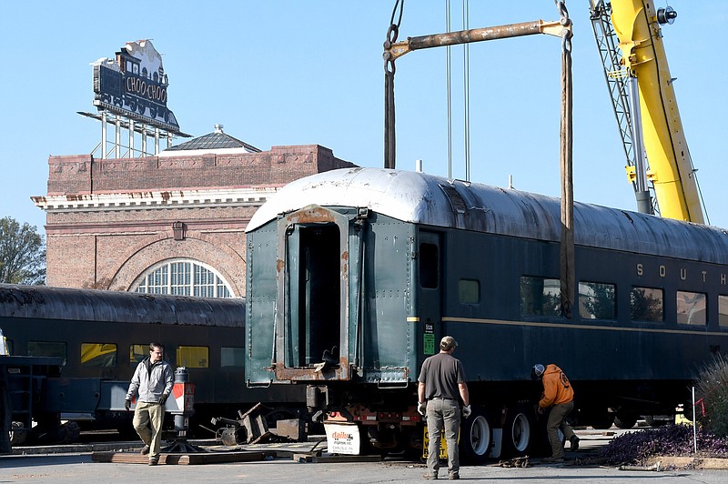 Photos: Chattanooga Choo Choo shuffle railcars as restoration work ...