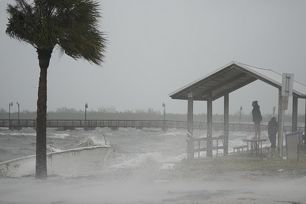Tropical Storm Nicole topples beachfront homes into ocean | Chattanooga ...