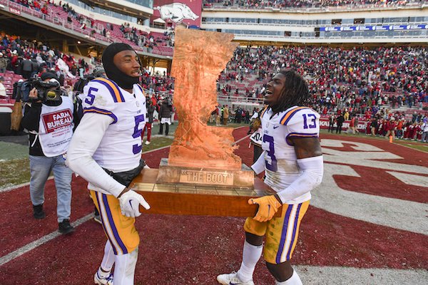 WholeHogSports - LSU wins ugly, hands Hogs 2nd loss in a row