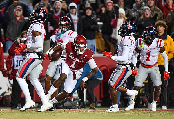 PHOTO GALLERY: UA stuns Ole Miss, Razorbacks now bowl eligible ...