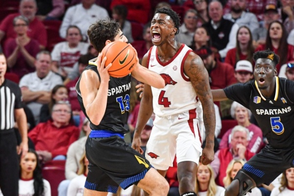 WholeHogSports - Davis' intensity assists in rout of Spartans
