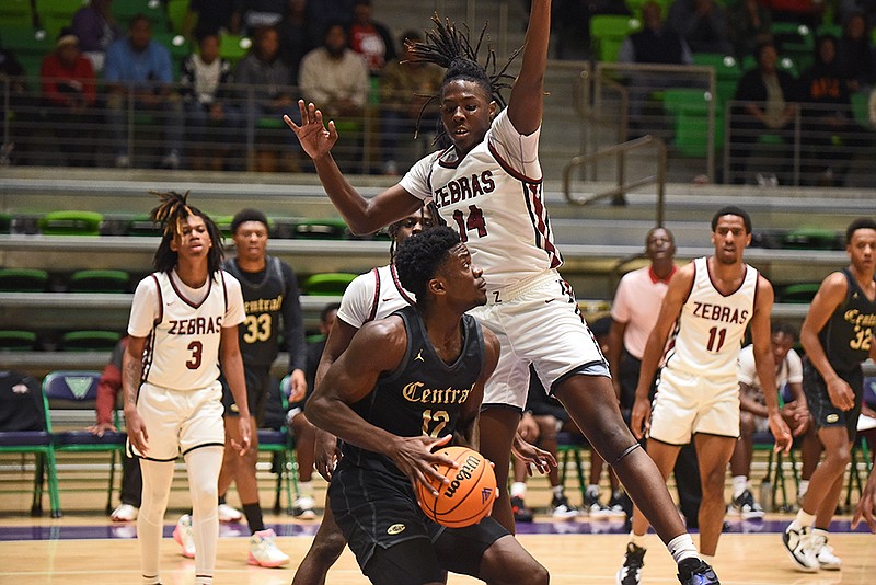 PREP BASKETBALL: Boateng finishes strong for Tigers